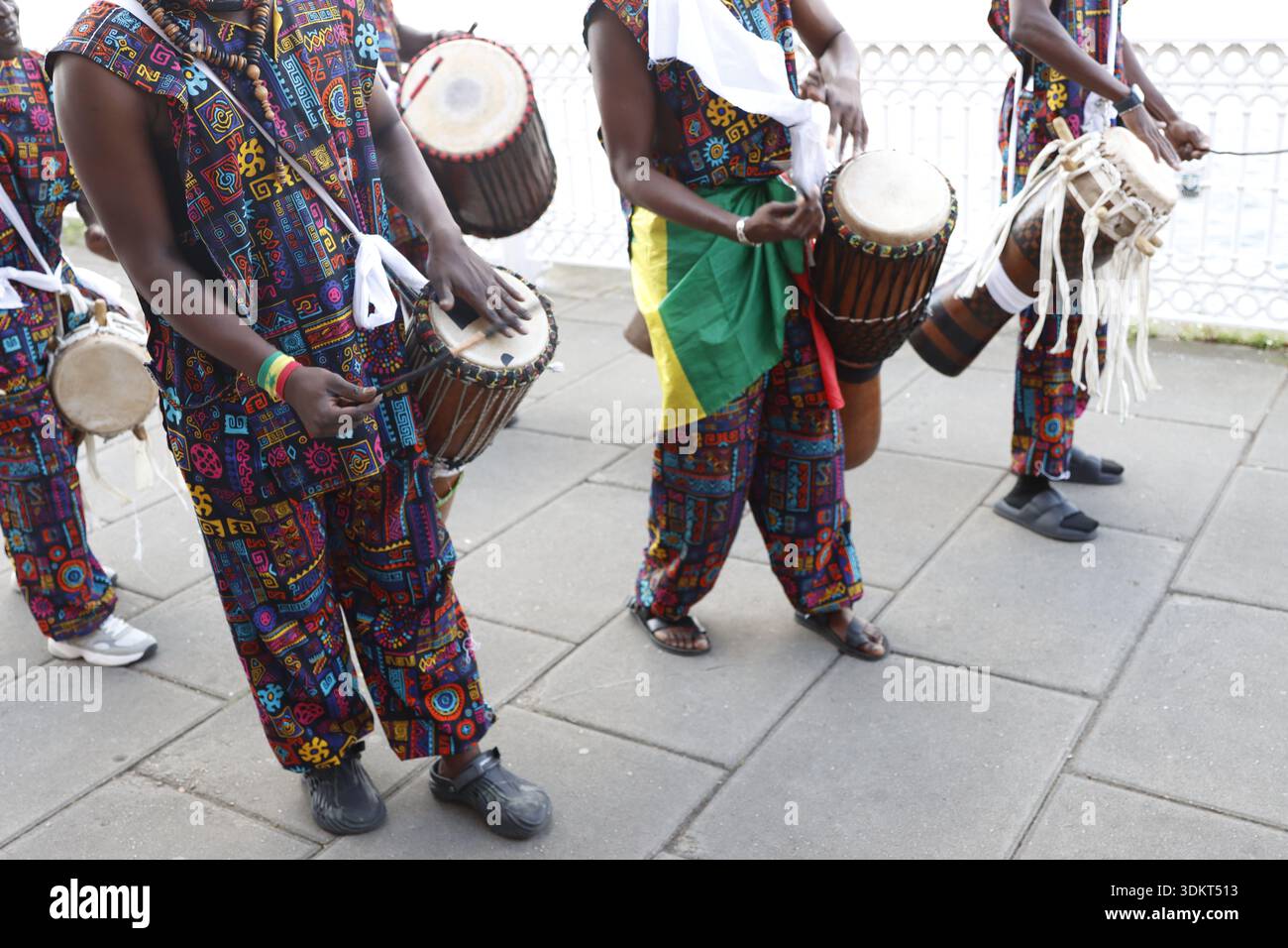 Kenyan traditional dance hi-res stock photography and images - Alamy