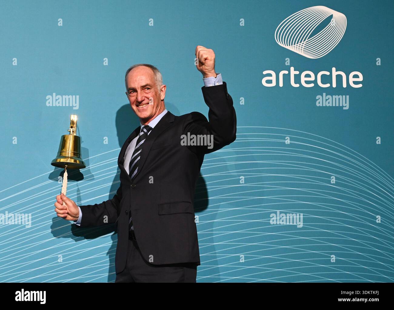 The CEO of Grupo Arteche, Alexander Artetxe, during the ringing of the ...