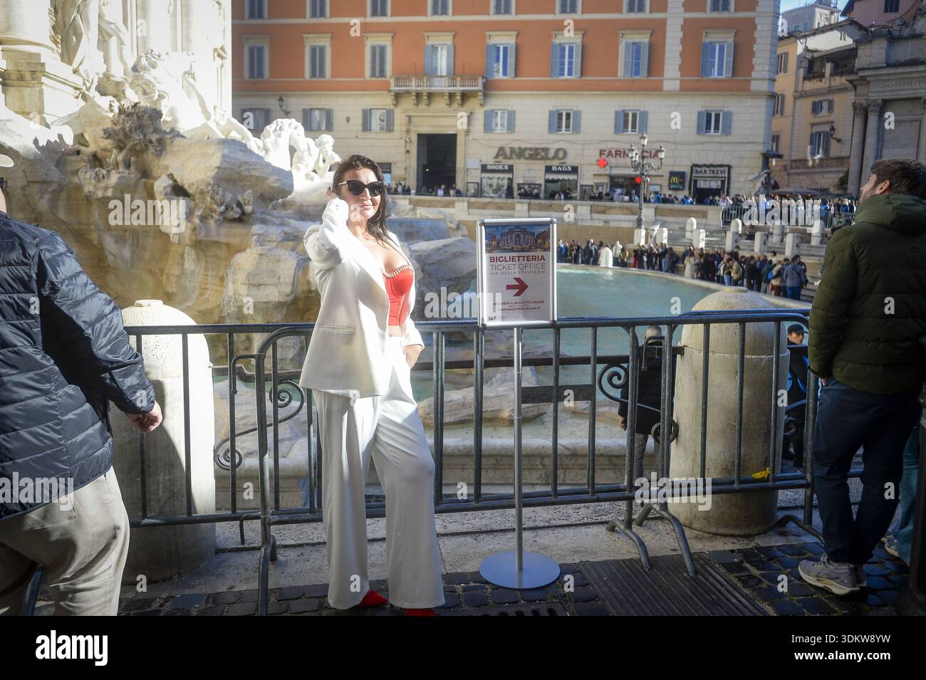 Rome's Trevi Fountain now offers a two-euro entrance fee for tourists ...