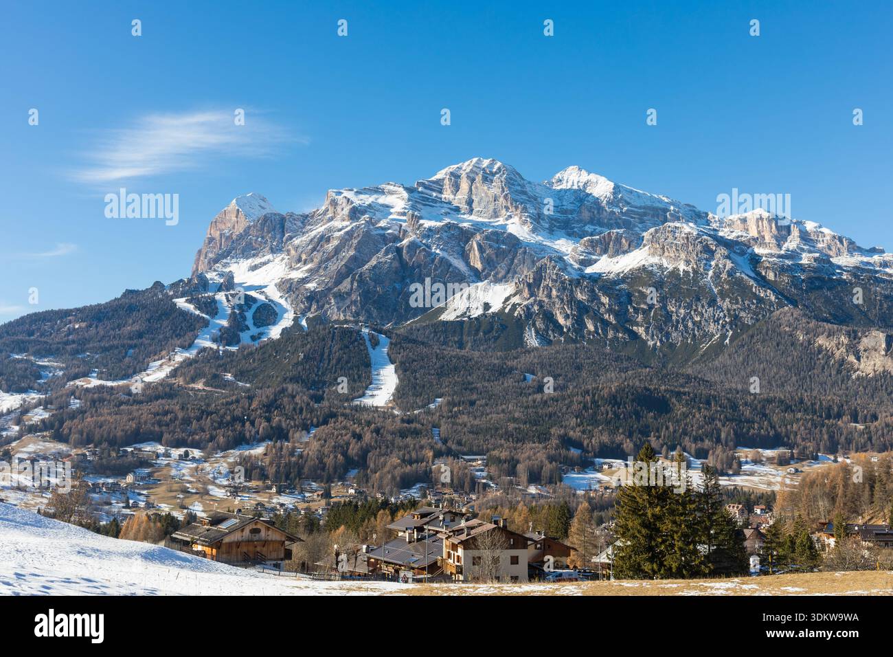 Cortina di ampezzo ski hi-res stock photography and images - Alamy