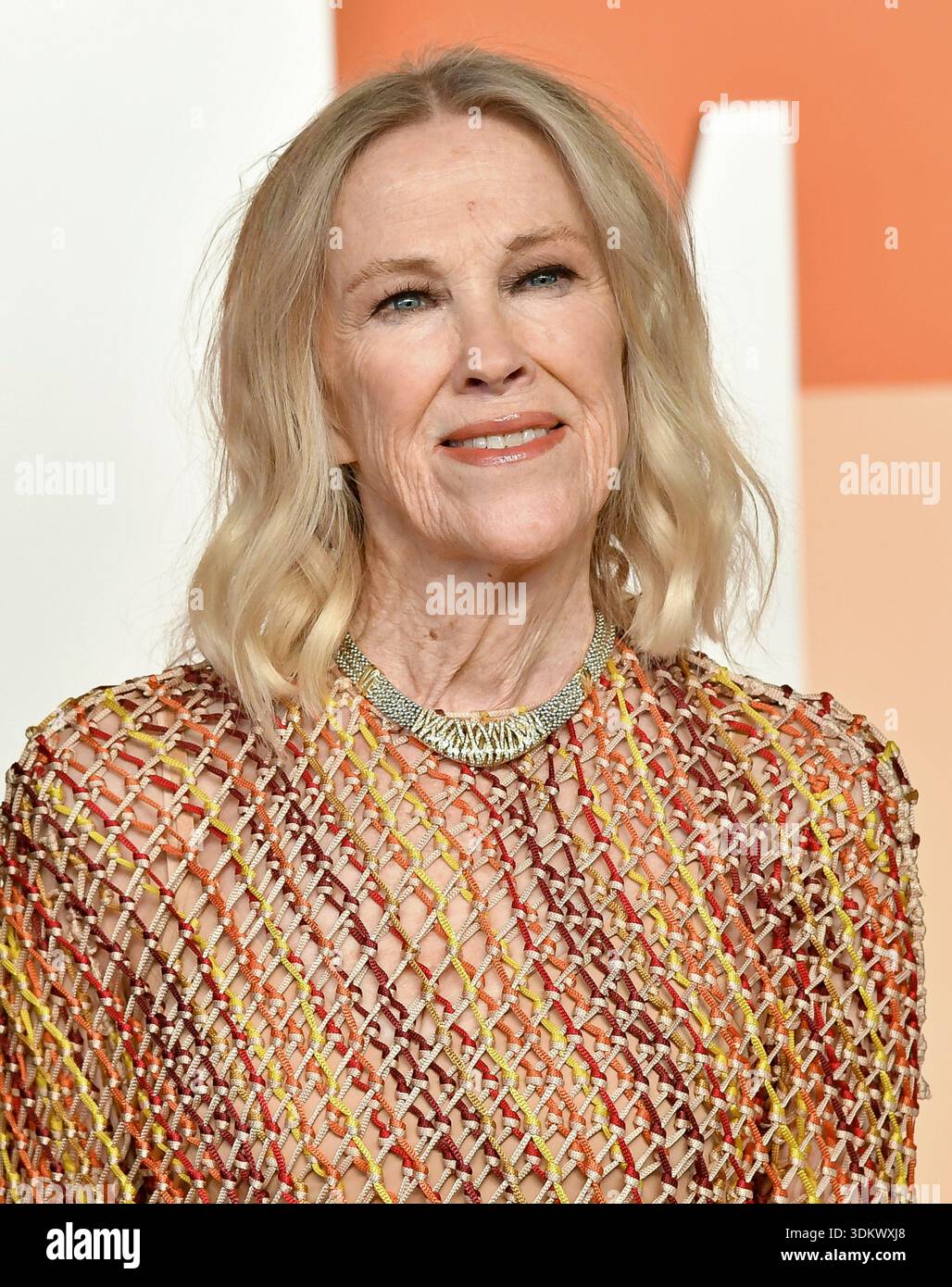 Catherine O'Hara arrives at the Vanity Fair Oscar Party on Sunday ...