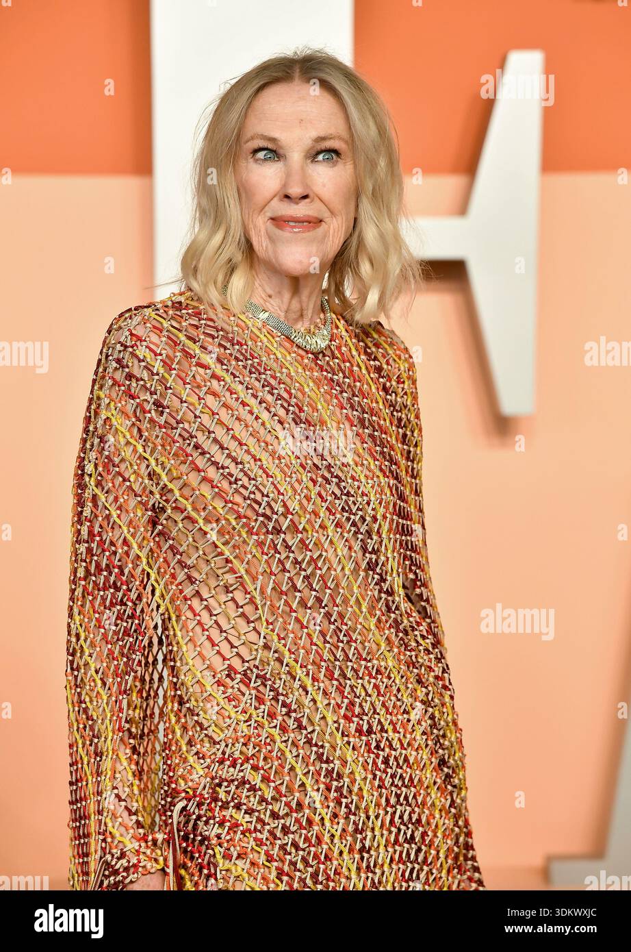 Catherine O'Hara arrives at the Vanity Fair Oscar Party on Sunday ...