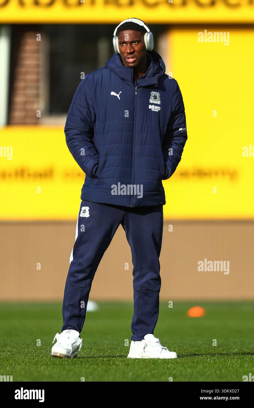 Owen Oseni of Plymouth Argyle ahead of the Stockport County v Plymouth ...