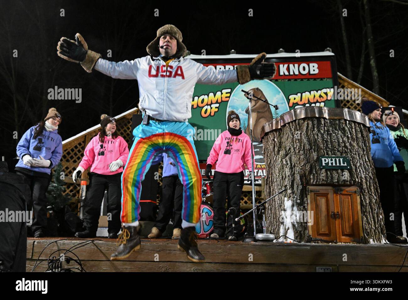 Groundhog Club vice president Dan McGinley dances for the crowd during ...