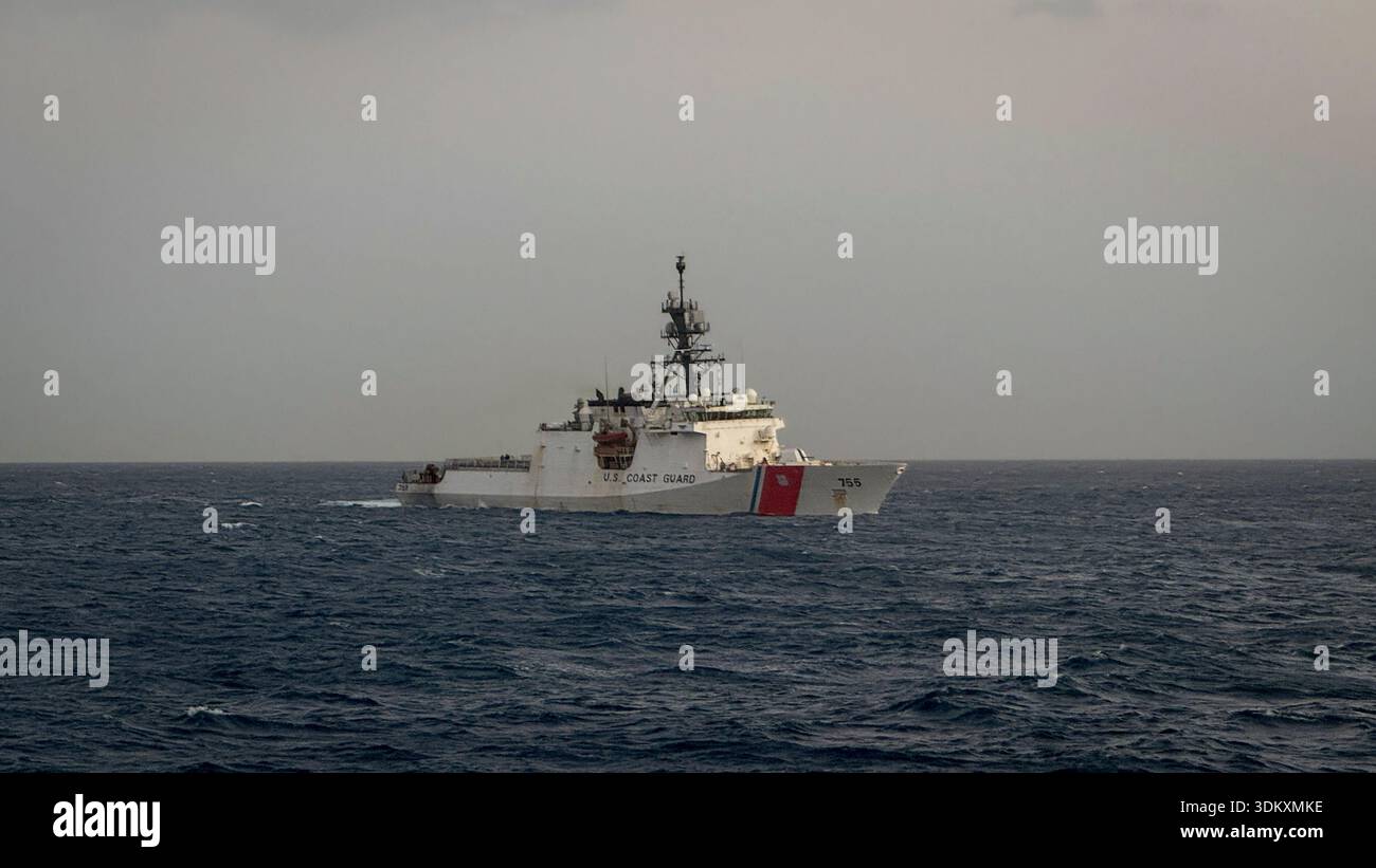 USCGC Munro (WMSL-755), a US Legend Class Coast Guard cutter, in the ...