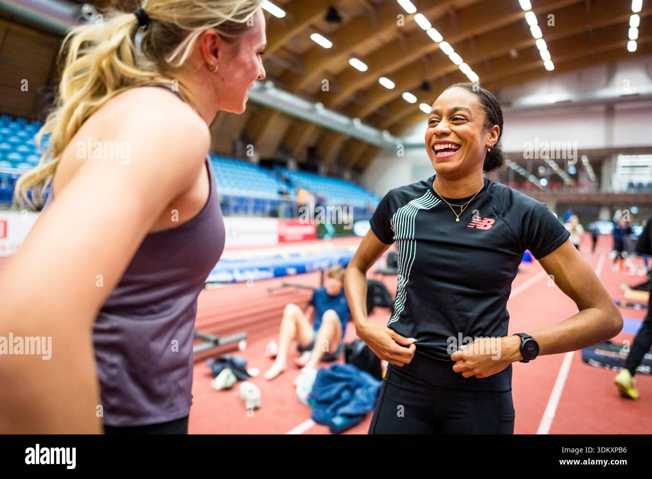 Czech athlete Lurdes Gloria Manuel (right) during the official training ...