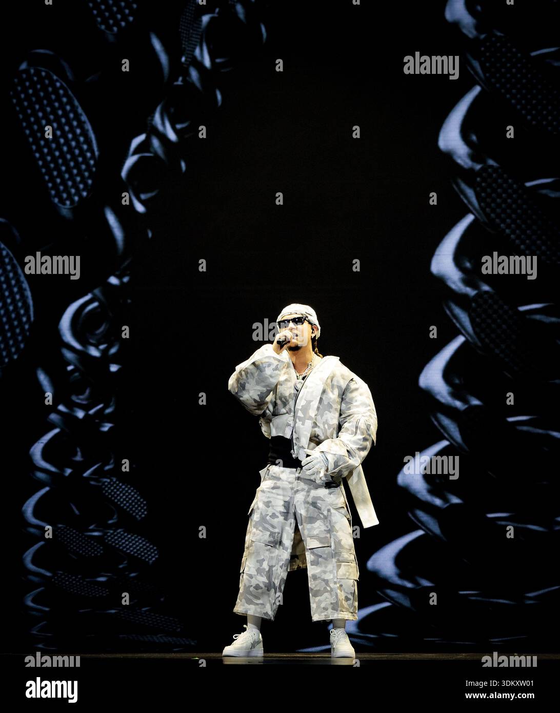 AMSTERDAM – Ronnie Flex of the hip-hop collective New Wave will perform ...