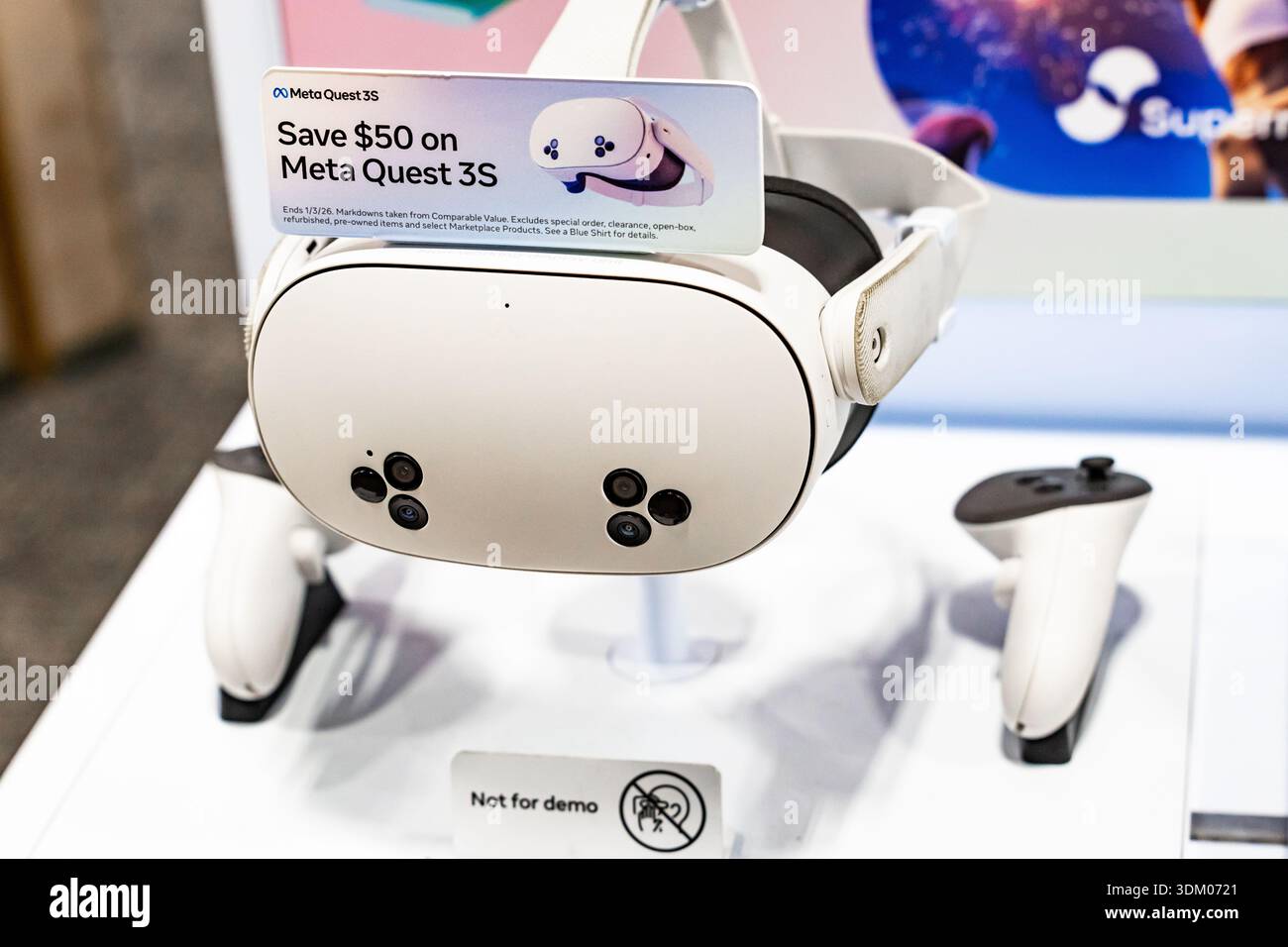 Meta quest 3s hi-res stock photography and images - Alamy