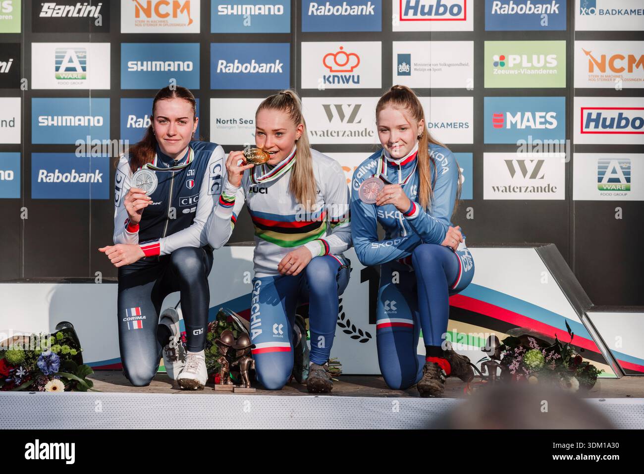 Action from the 2026 UCI World Championships Women’s Junior Race in ...