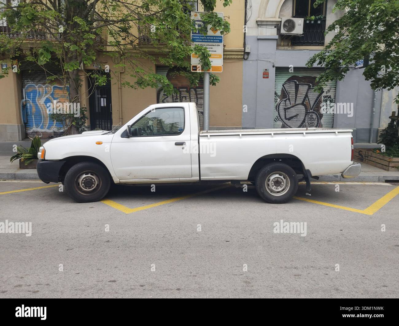 First commercial truck from hi-res stock photography and images - Alamy