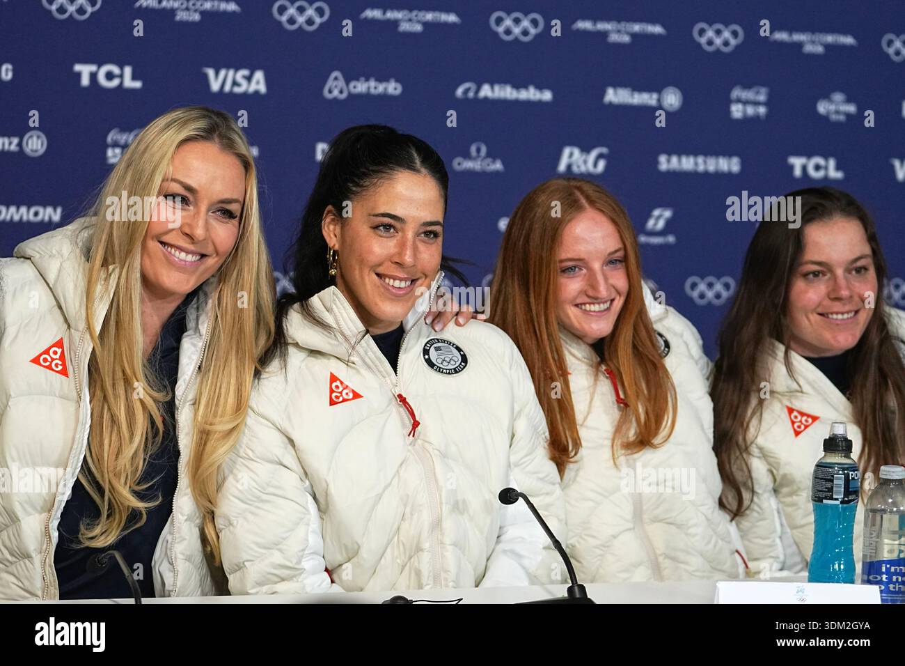 United States' Lindsey Vonn, Isabella Wright, Mary Bocock and Breezy ...