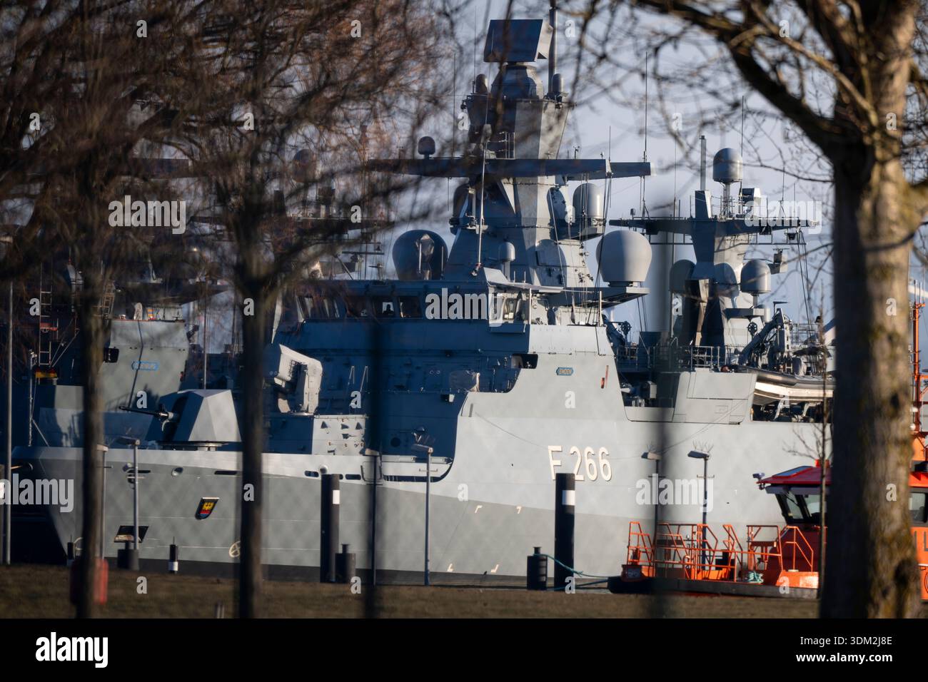 03 February 2026, Hamburg: The corvette "Emden" is in the harbor. Two ...