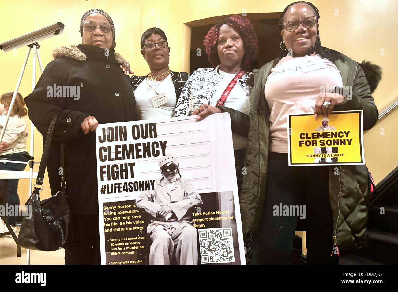 Eddie Mae Ellison, Jackie Bradford, Mary Bradford and Lois Harris hold ...