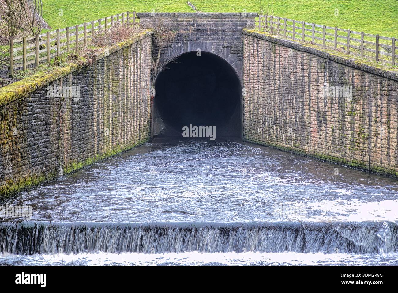 Stone culvert hi-res stock photography and images - Alamy