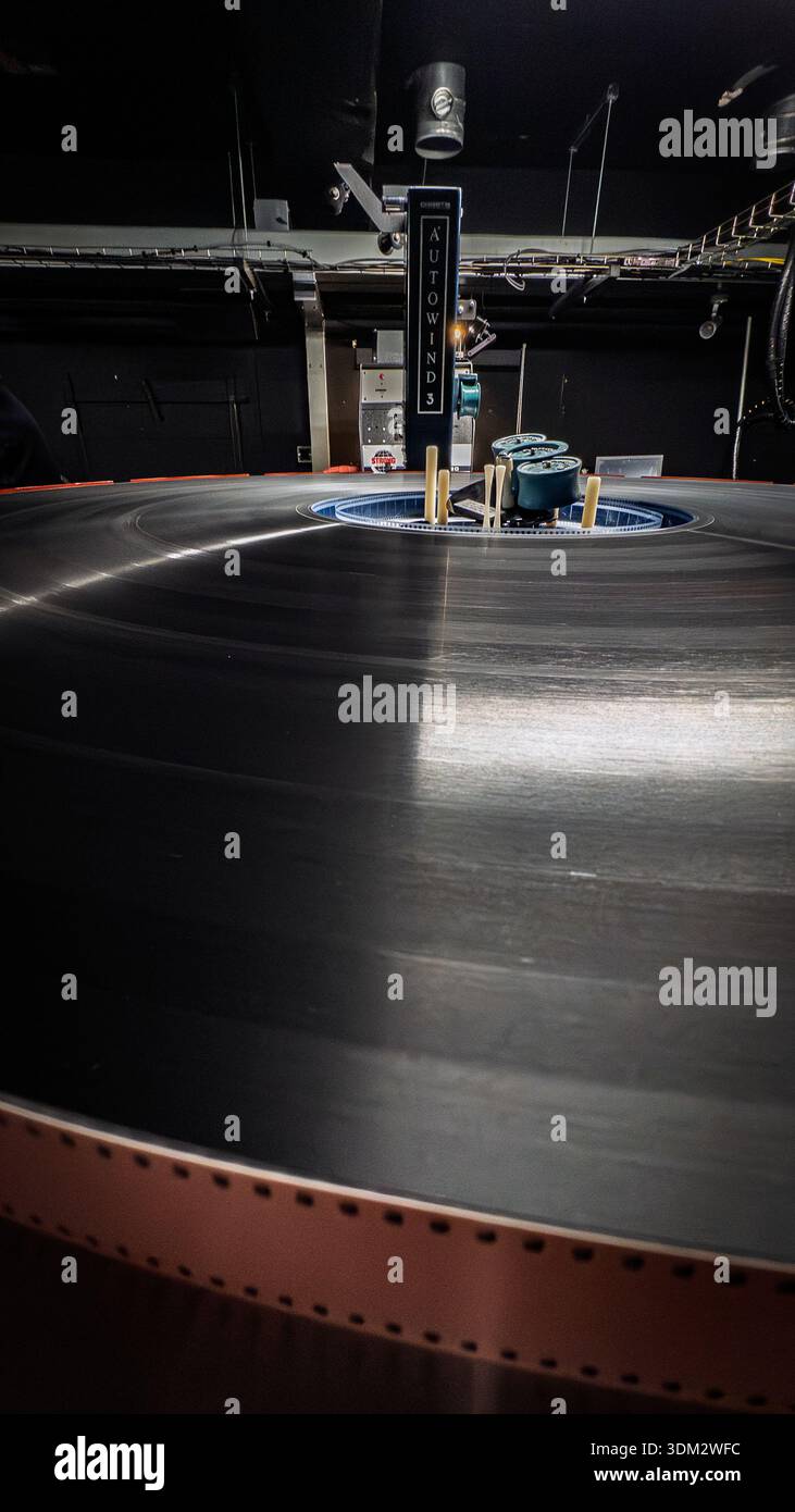 Analog reel platter hi-res stock photography and images - Alamy