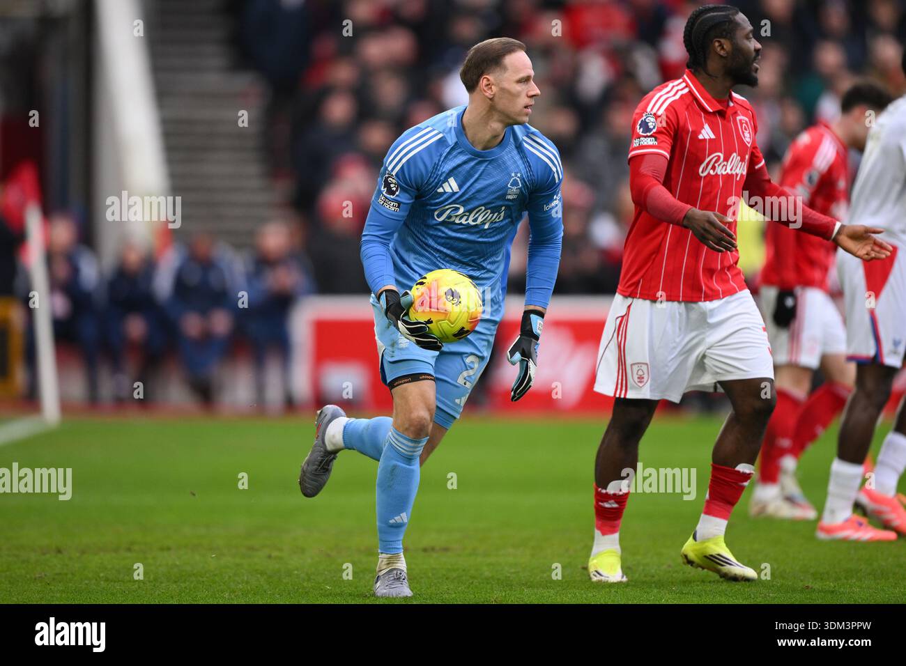 Matz Sels, Nottingham Forest goalkeeper during the Premier League match ...