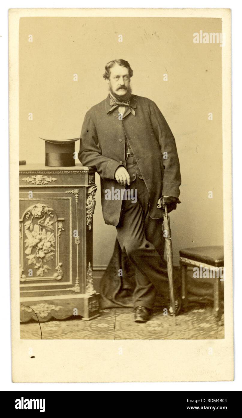 Victorian victorians wealthy upper class classes man men hi-res stock ...