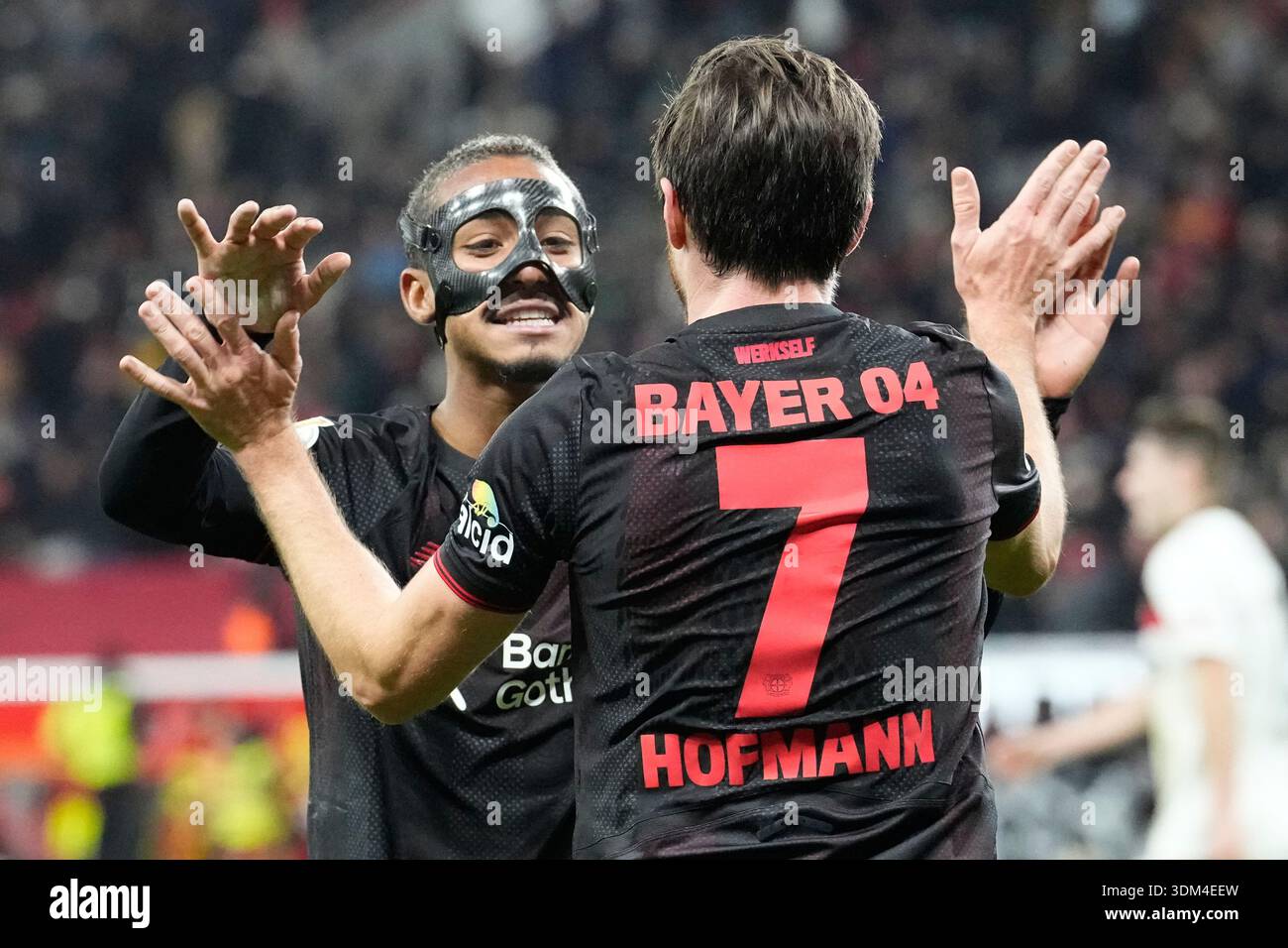 Leverkusen's Jonas Hofmann and Leverkusen's Arthur celebate after ...