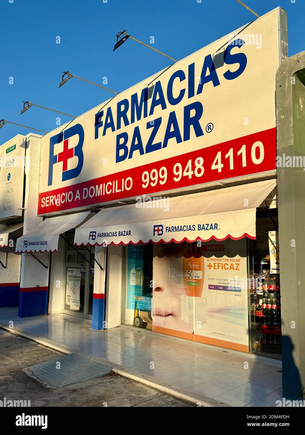 Small business pharmacy hi-res stock photography and images - Alamy