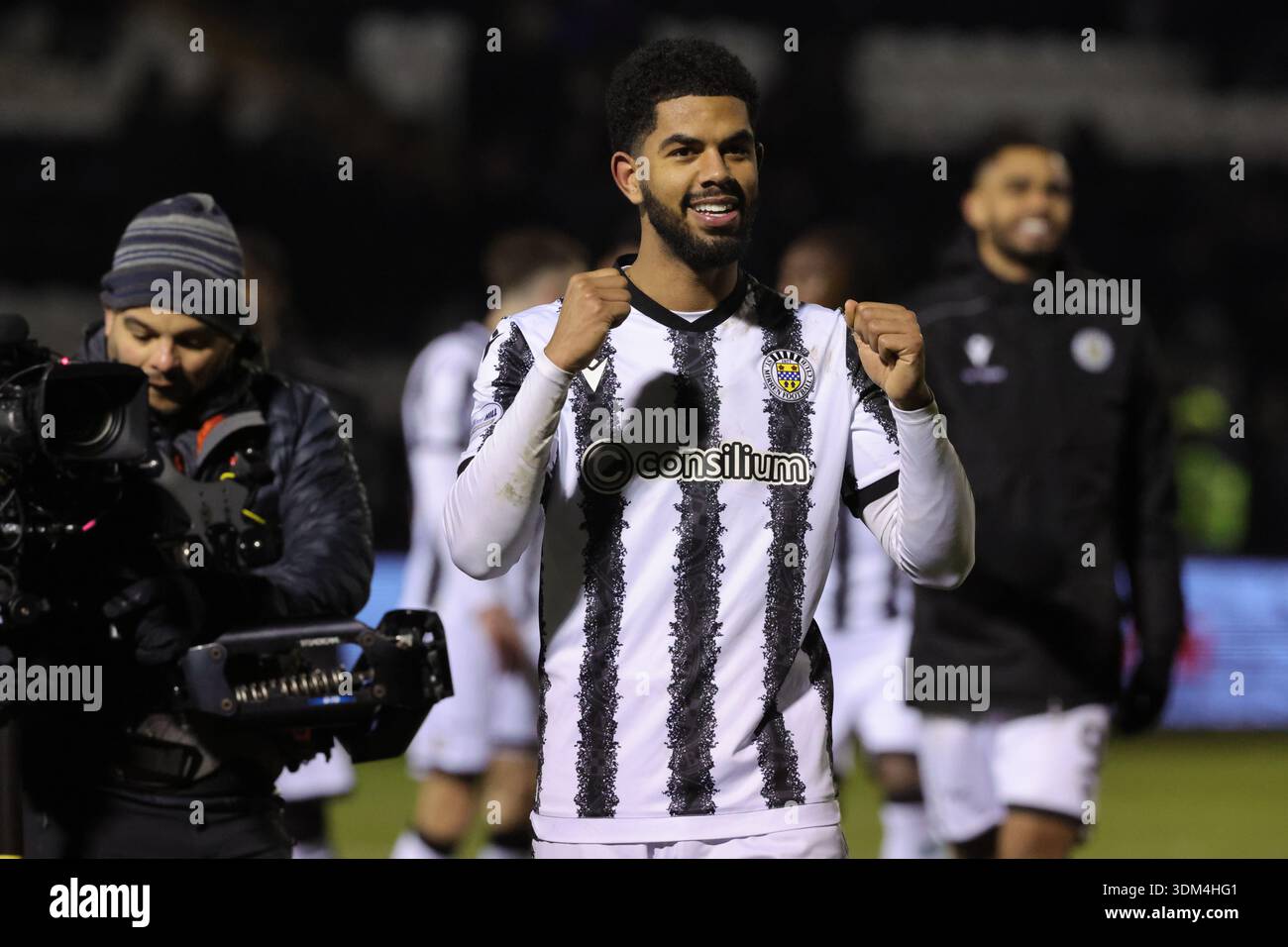 St Mirren's Miguel Freckleton celebrates following the William Hill ...