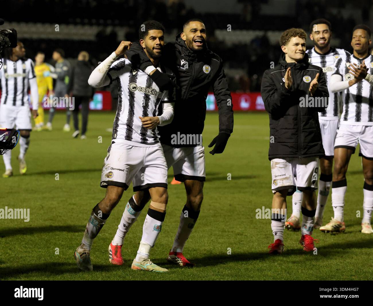 St Mirren's Miguel Freckleton celebrates following the William Hill ...