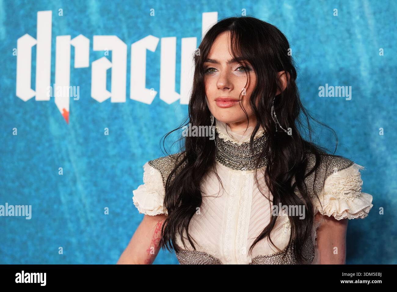 Zoe Bleu A Cast Member In Dracula Arrives At The Premiere Of The