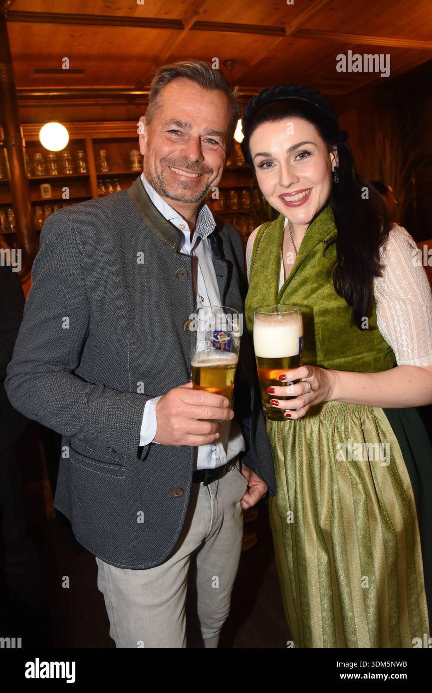 Michael Sporer Moderator Anita Eichhoern Schauspielerin Muenchen 03.02. ...