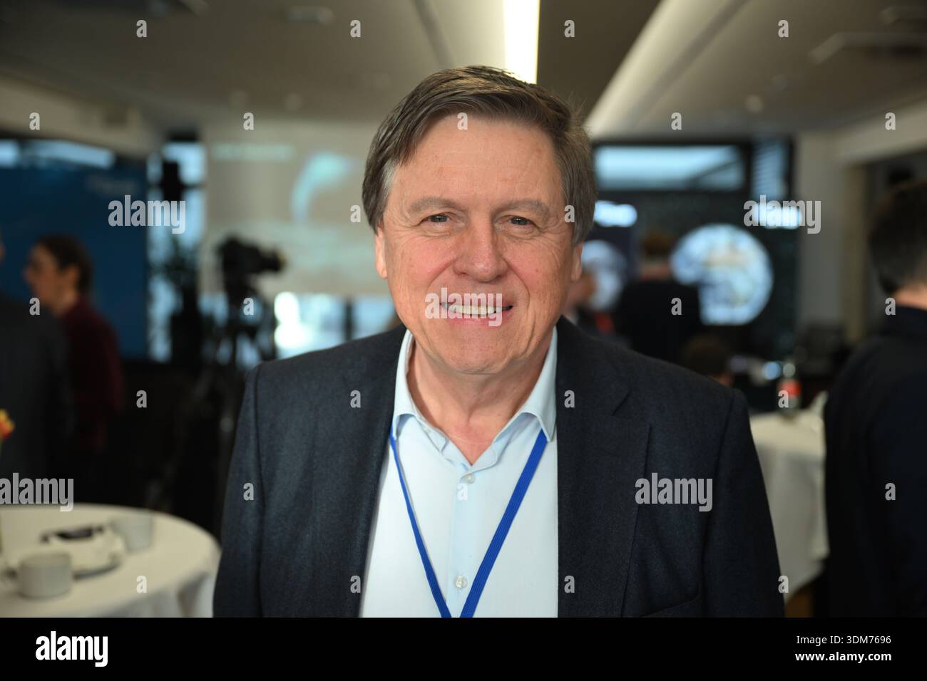 04 February 2026, Bavaria, Weßling: Astronaut Ulrich Walter takes part ...