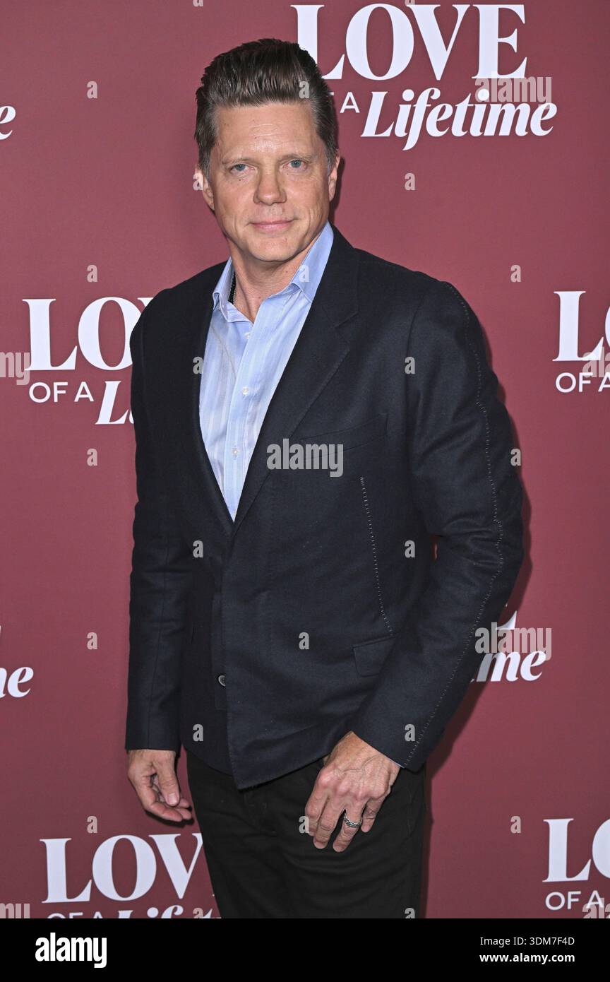 Gordon Gilbertson at the presentation of two 'Love of a Lifetime' films ...