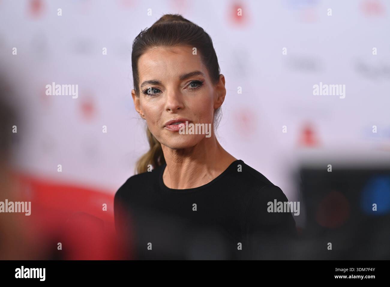 Yvonne CATTERFELD (Actress). Single image, cropped Single motif ...