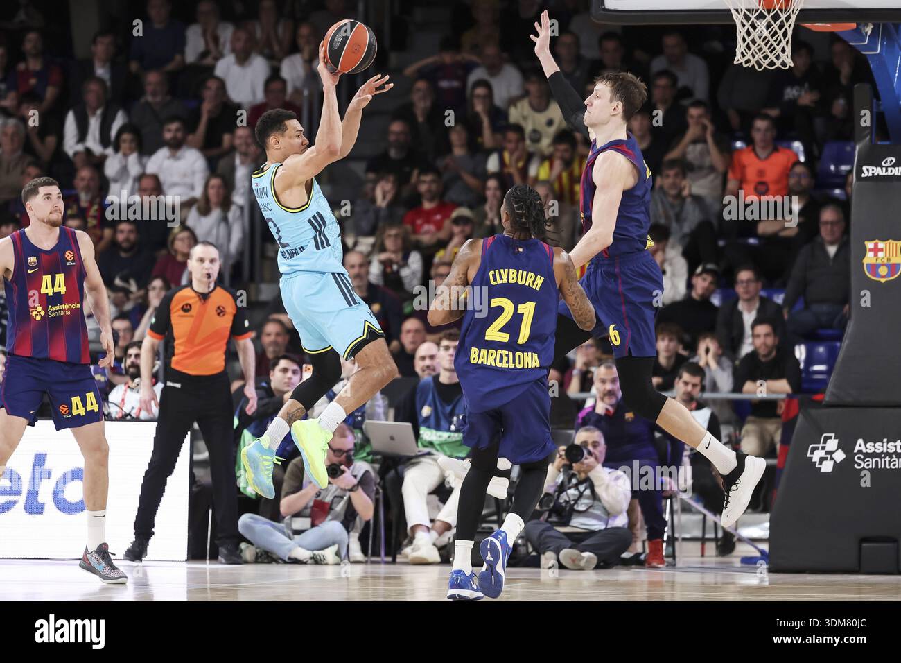 Wade Baldwin IV of Fenerbahce and Jan Veselý of FC Barcelona during the ...