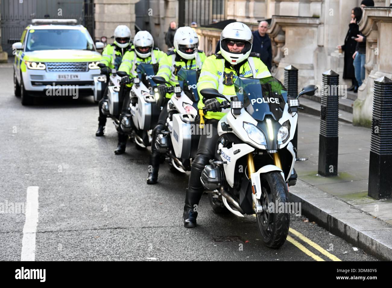 London metropolitan police motorcycles hi-res stock photography and ...