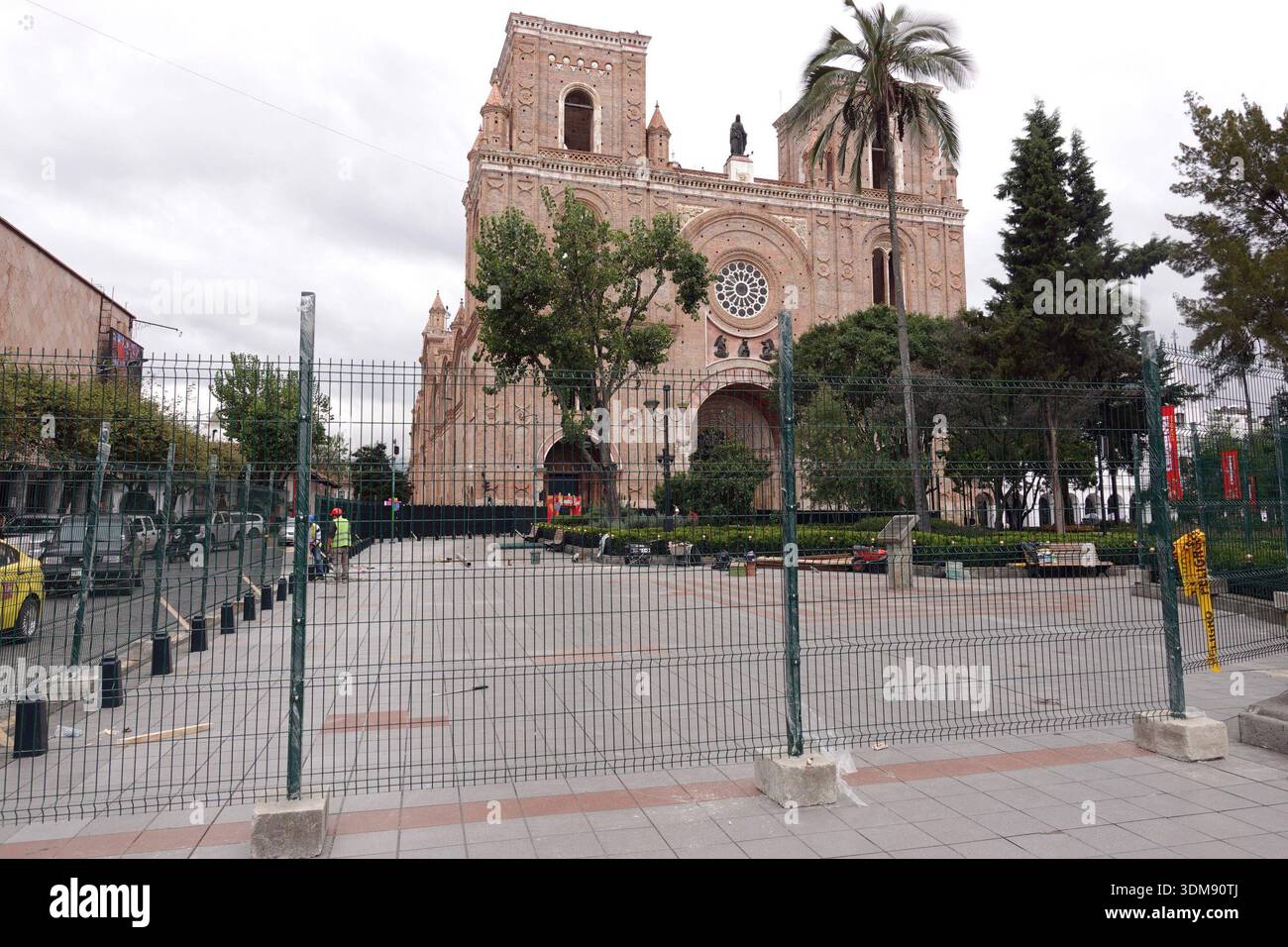 CUENCA FENCES CALDERON PARK FLOOR CHANGE Cuenca,Ecuador February 4 ...