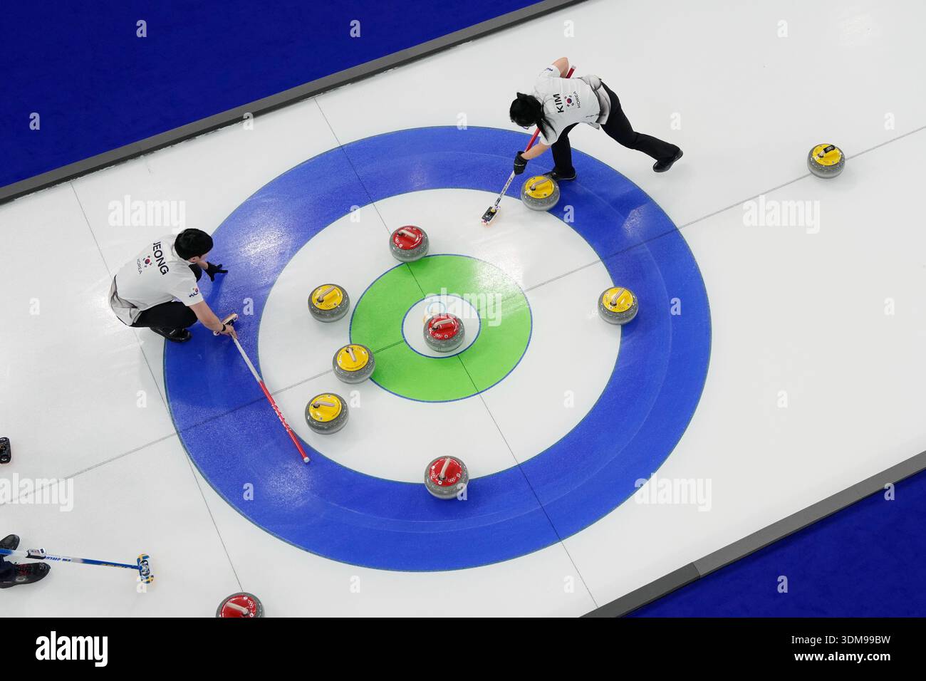 South Korea's Jeong Yeong-seok and Kim Seon-yeong compete during a ...