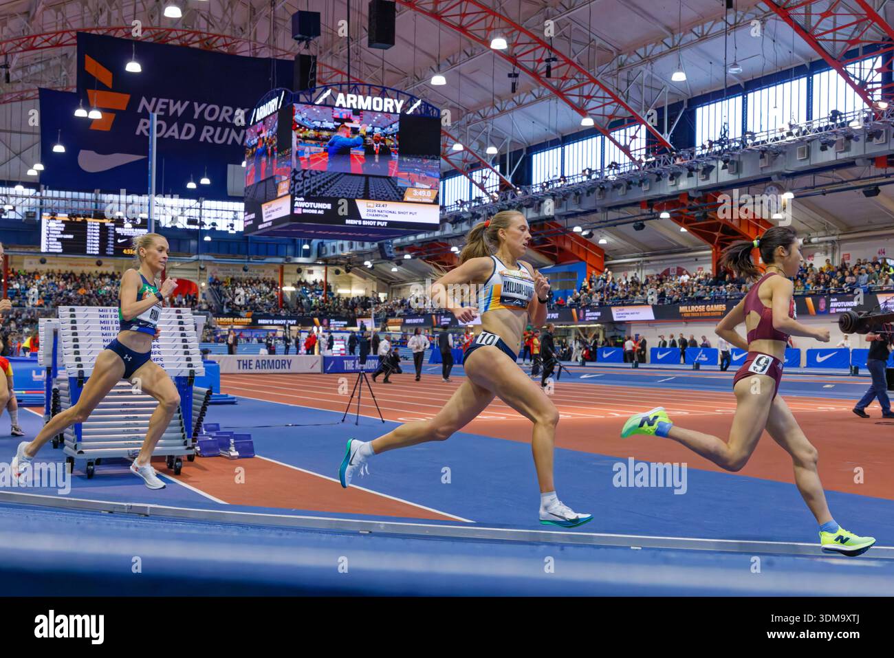 Nozomi Tanaka (JPN), Lexy Halladay-Lowry (USA) and Lauren Ryan (AUS) in ...