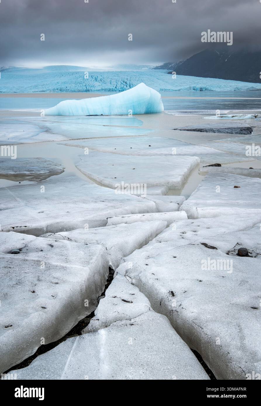 Ice Blocks at Fjallsárlón Iceberg Lagoon, Vatnajökull National Park ...