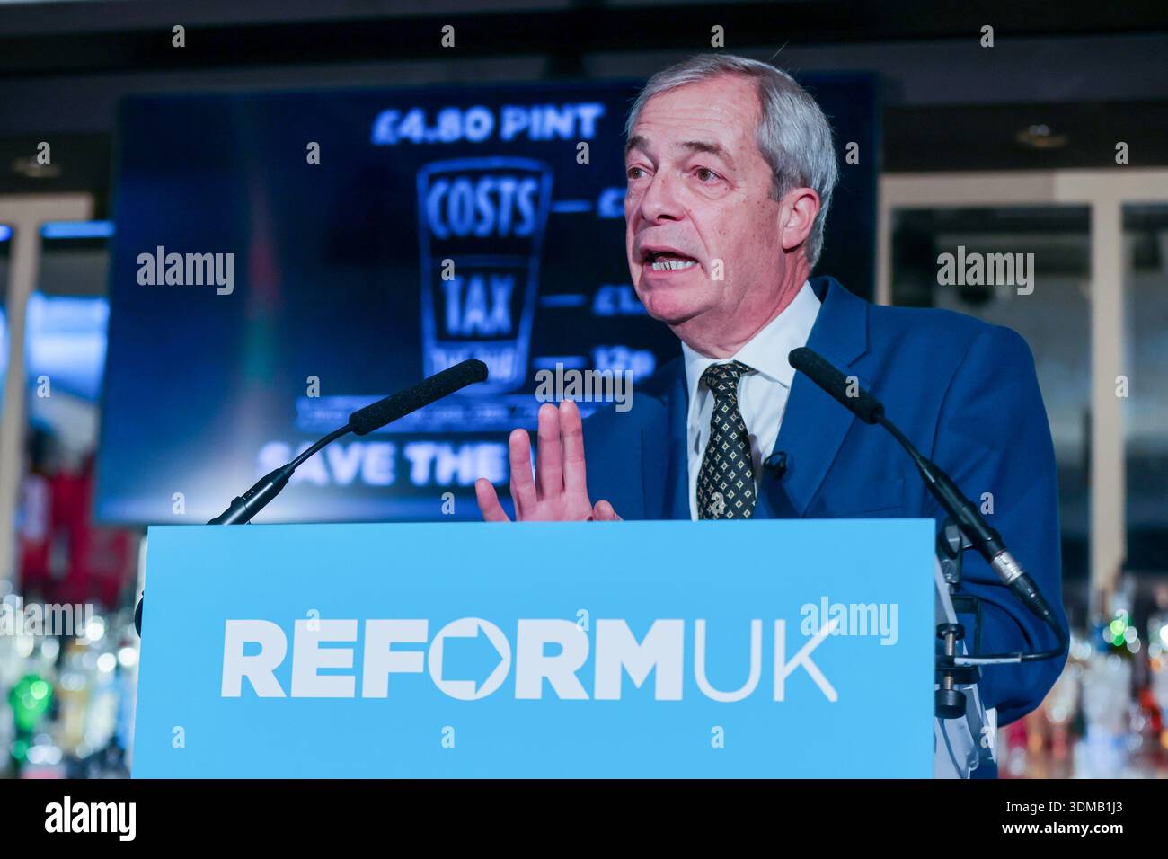 Reform UK leader Nigel Farage MP speaks at the party's 'Save Our Pubs ...