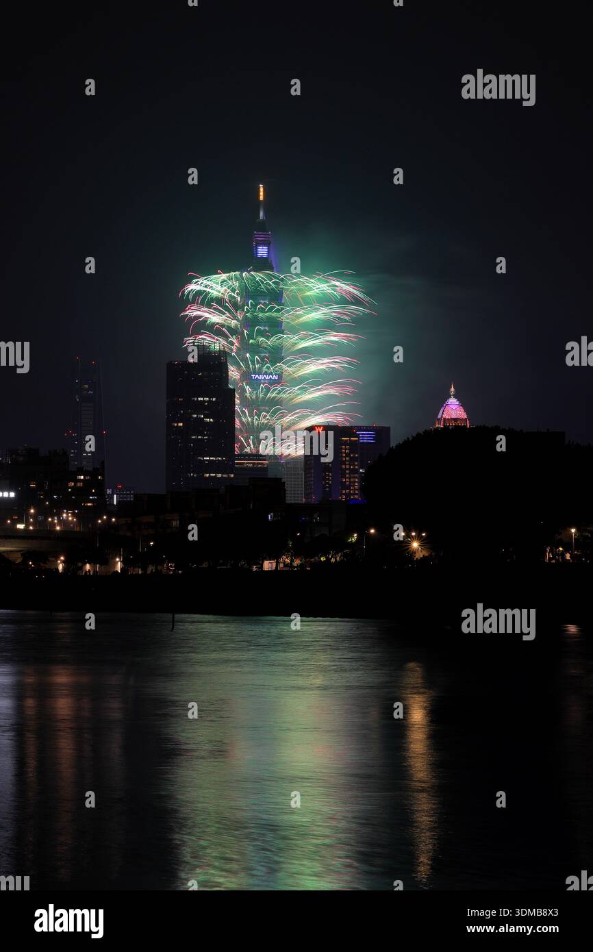 Fireworks show, in Taiwan A fantastic explosion of fireworks lights up ...