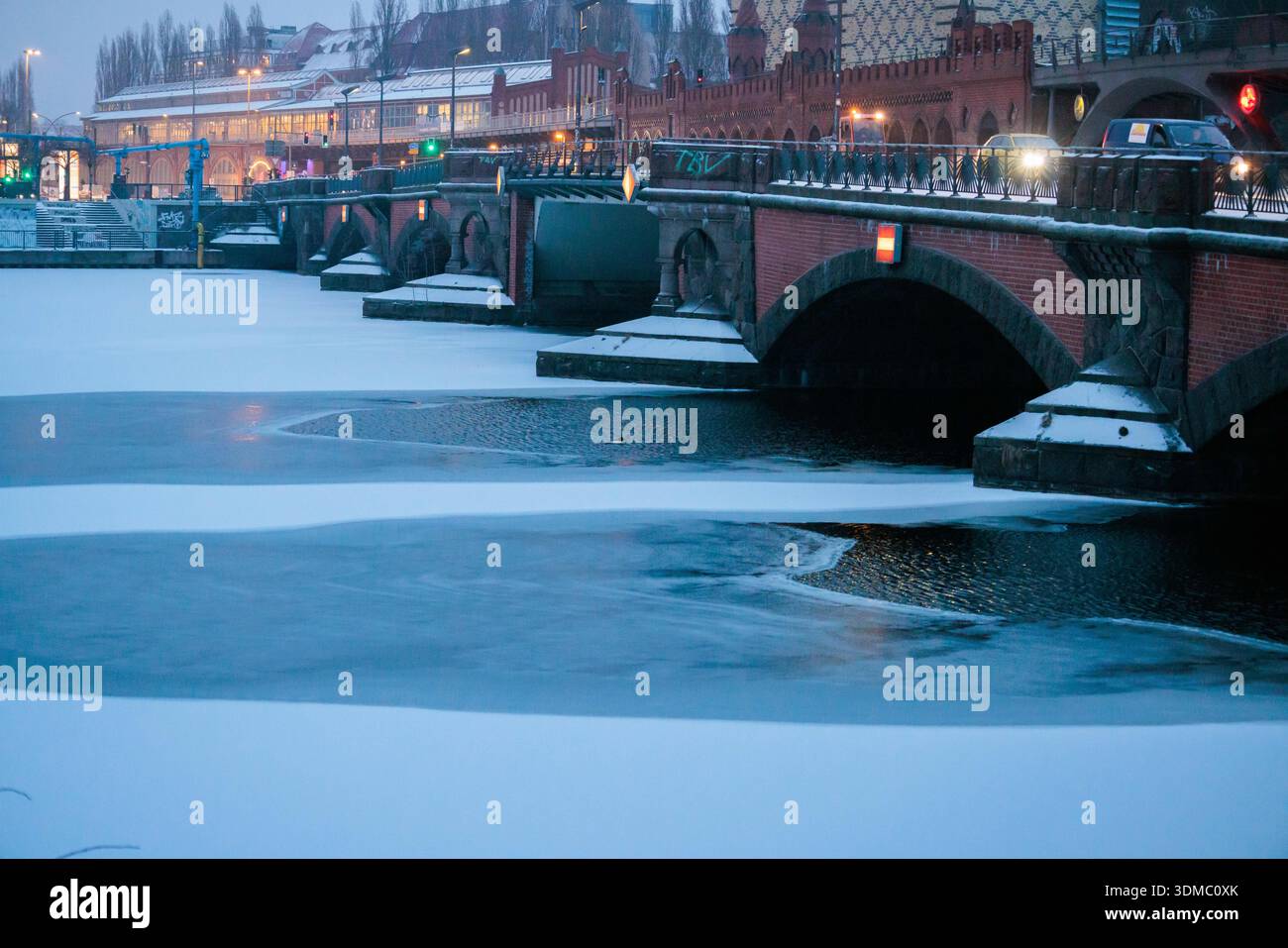 05 February 2026, Berlin: A closed blanket of ice and snow lies over ...
