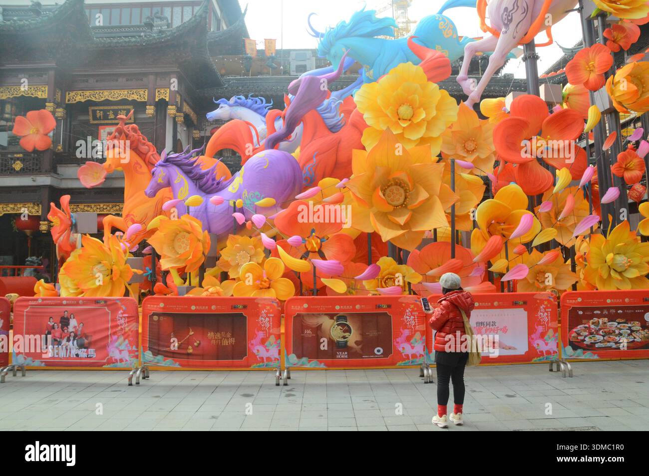 The Yuyuan Lantern Festival, a traditional Spring Festival event for ...
