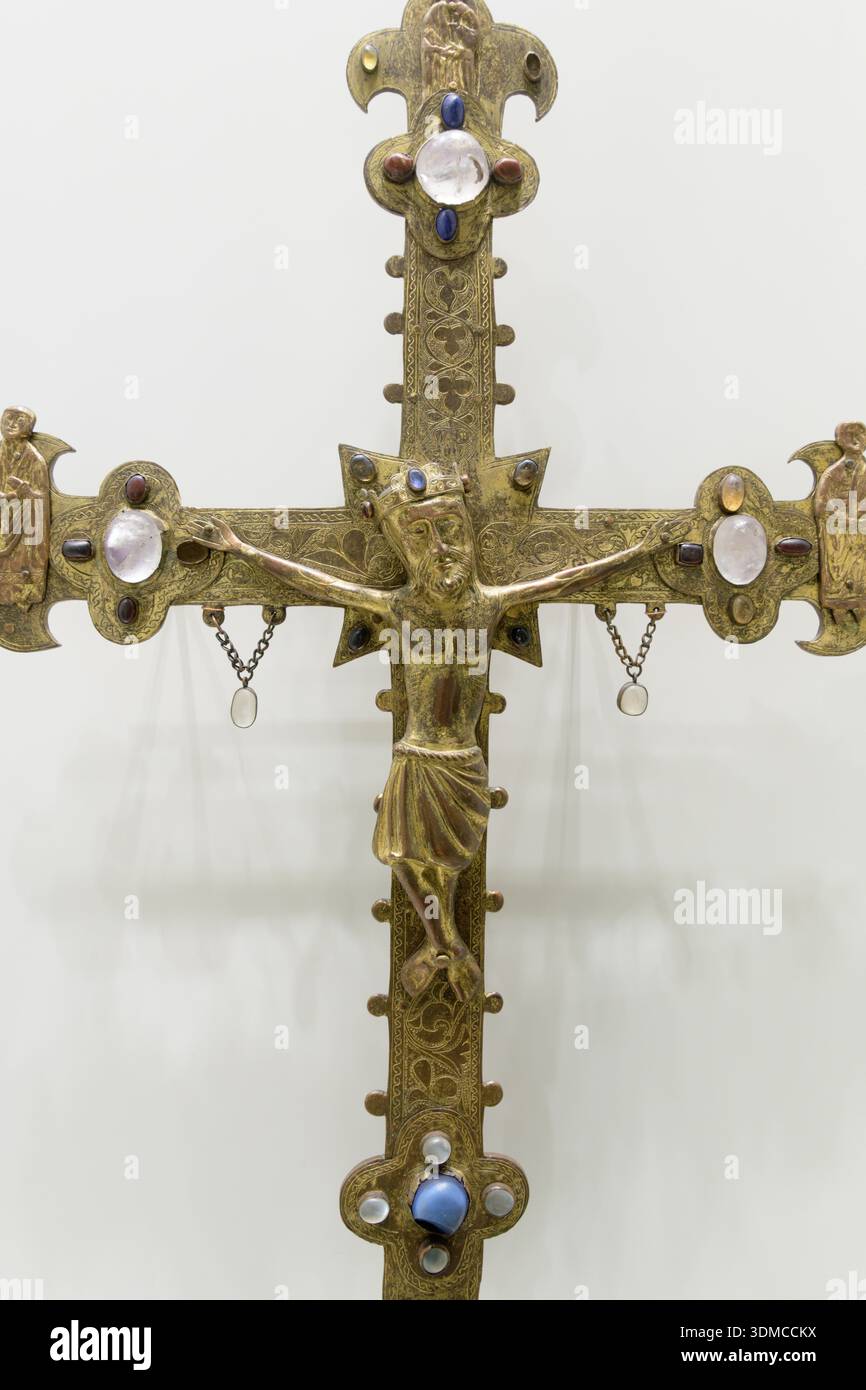 Golden processional cross with Christ and gems, Museo Poldi Pezzoli ...