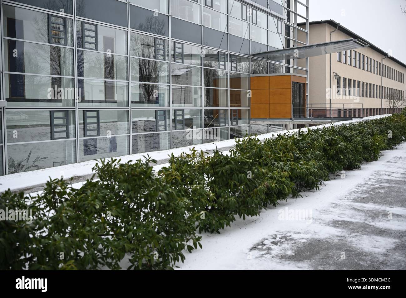 05 February 2026, Berlin: Exterior view of the Ferdinand-Braun-Institut ...