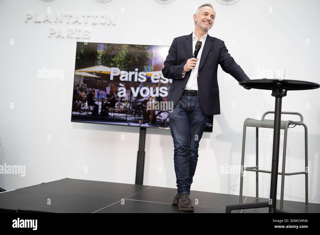 Socialistes et Apparentes' MP and candidate for mayor in Paris Emmanuel ...