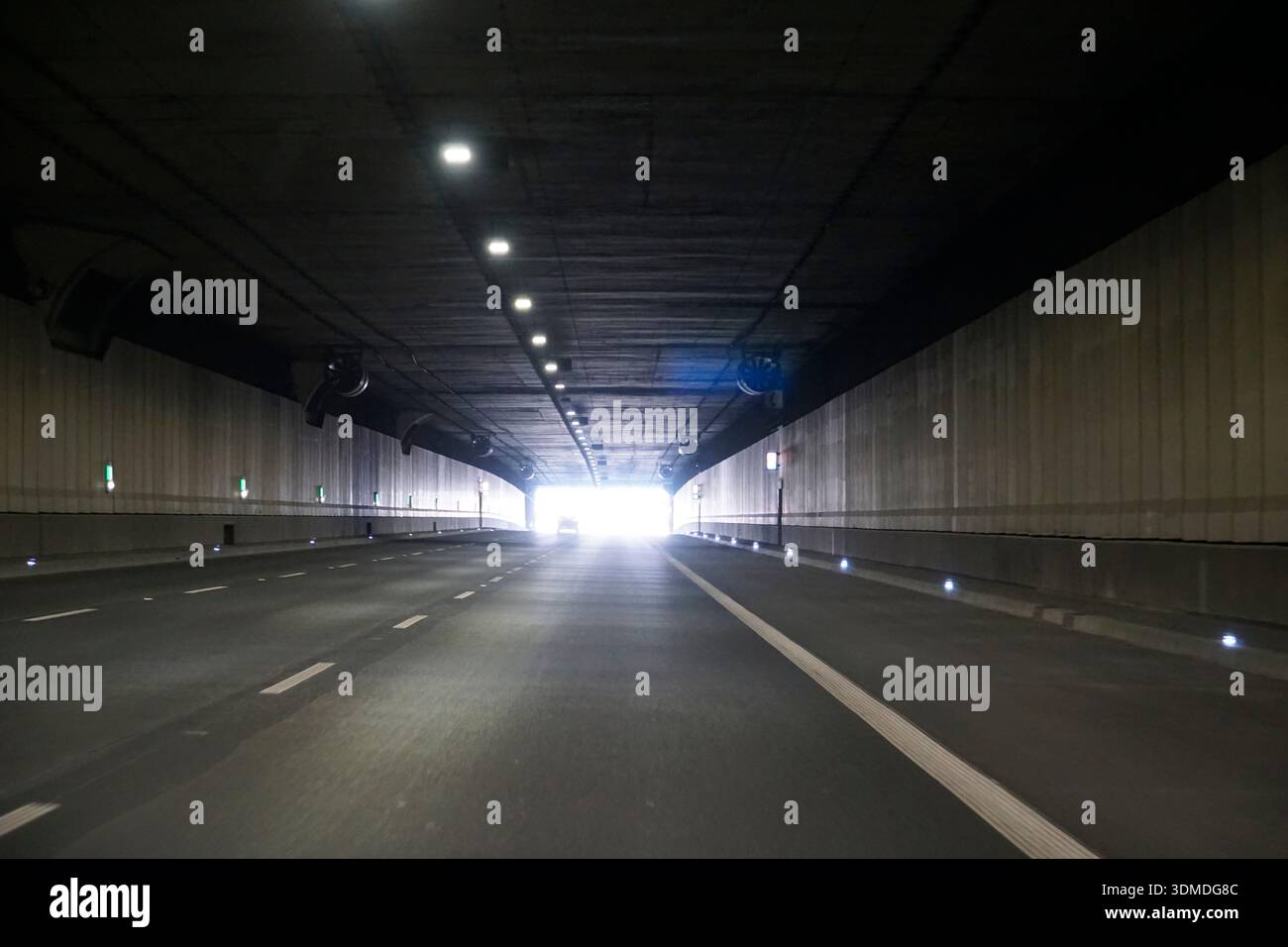Long road tunnel lighting hi-res stock photography and images - Alamy