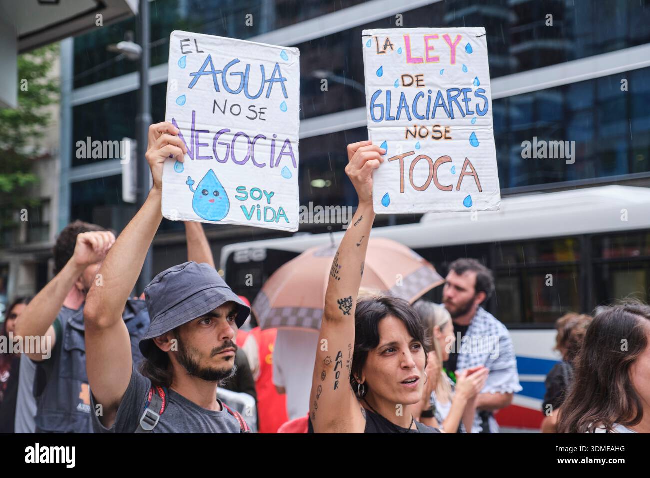 Latin america protests water hi-res stock photography and images - Alamy