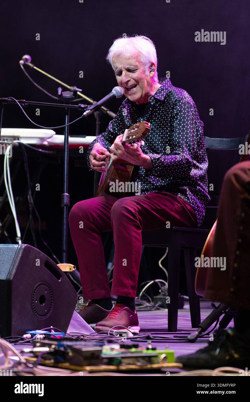 The singer Kiko Veneno performs during her performance festival ...