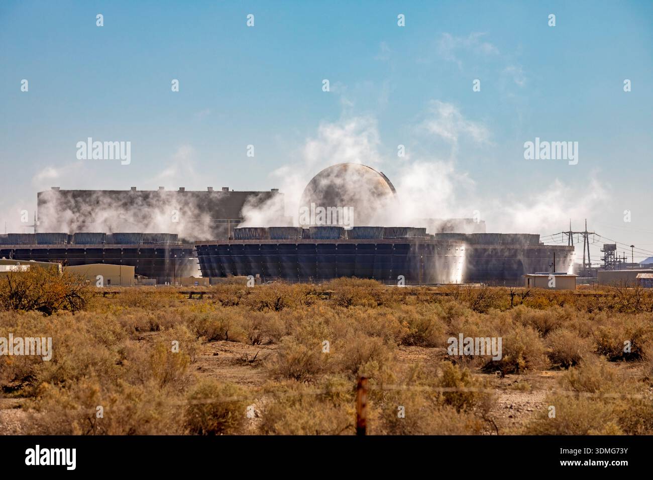 Palo verde nuclear plant hi-res stock photography and images - Alamy