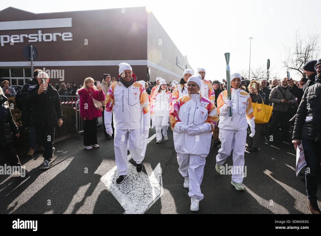Pioltello, the journey of the Olympic flame for the XXV Winter Olympic ...