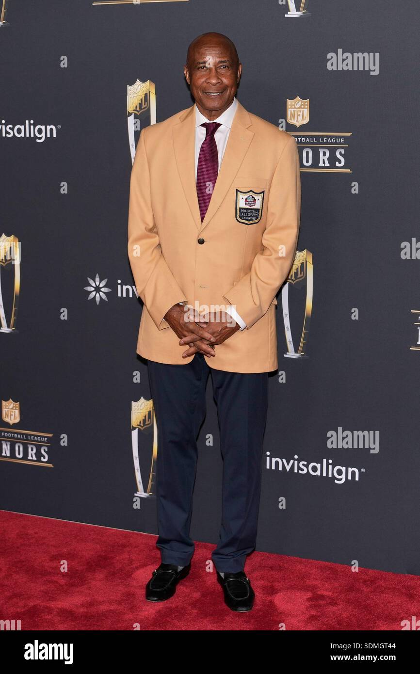 Former NFL player Lynn Swann arrives for football's NFL Honors award ...
