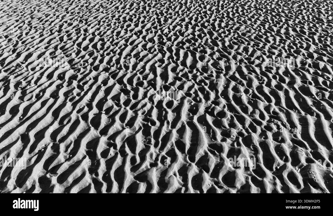 Abstract ridges ripples Black and White Stock Photos & Images - Alamy